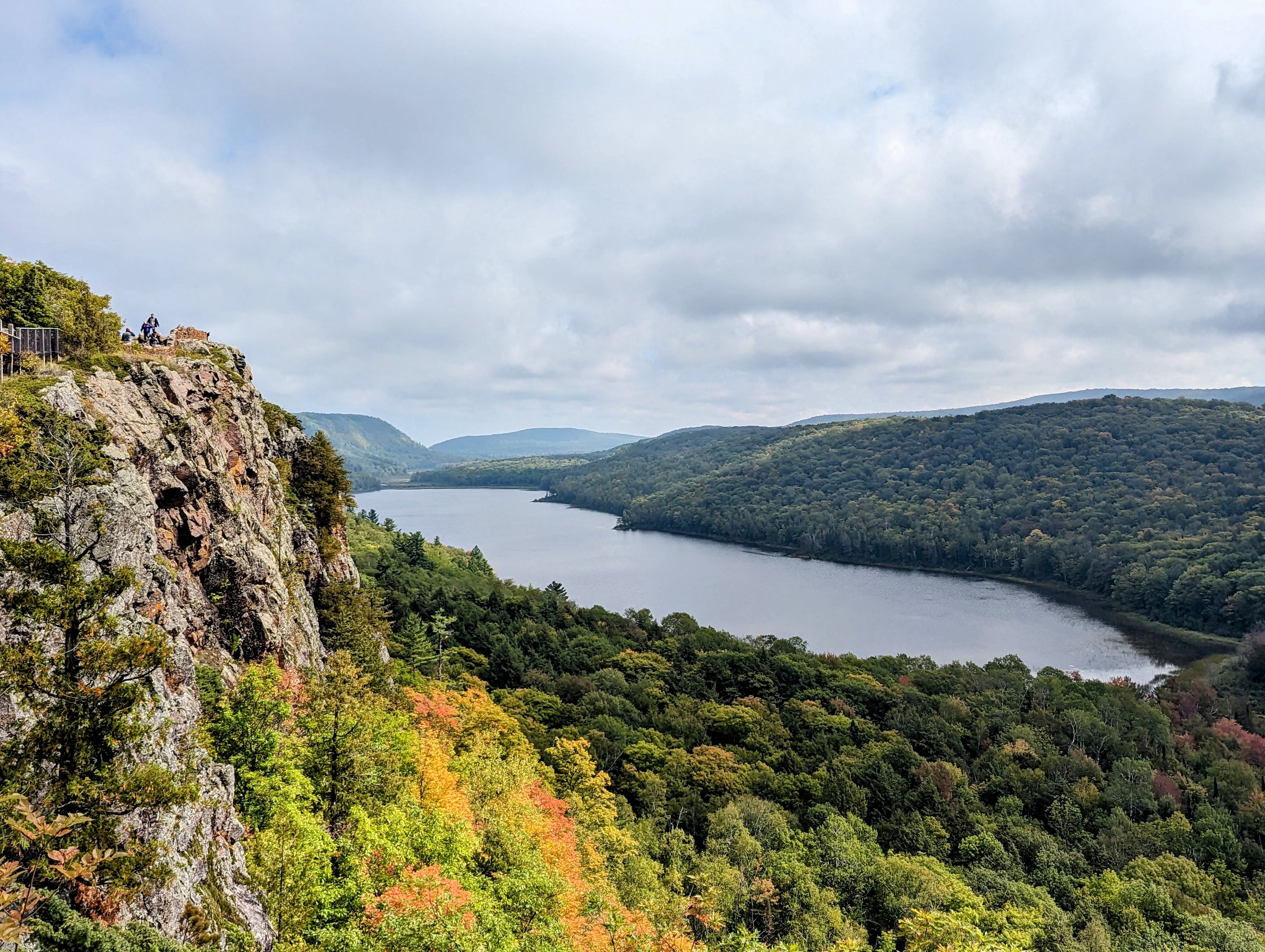 Scenic Overlook and Hiking at Greene Valley Forest Preserve, Naperville ...